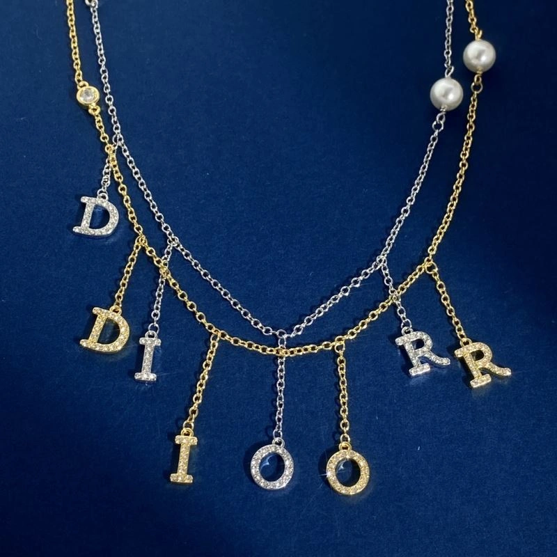 Accurate model Christian Dior Necklaces