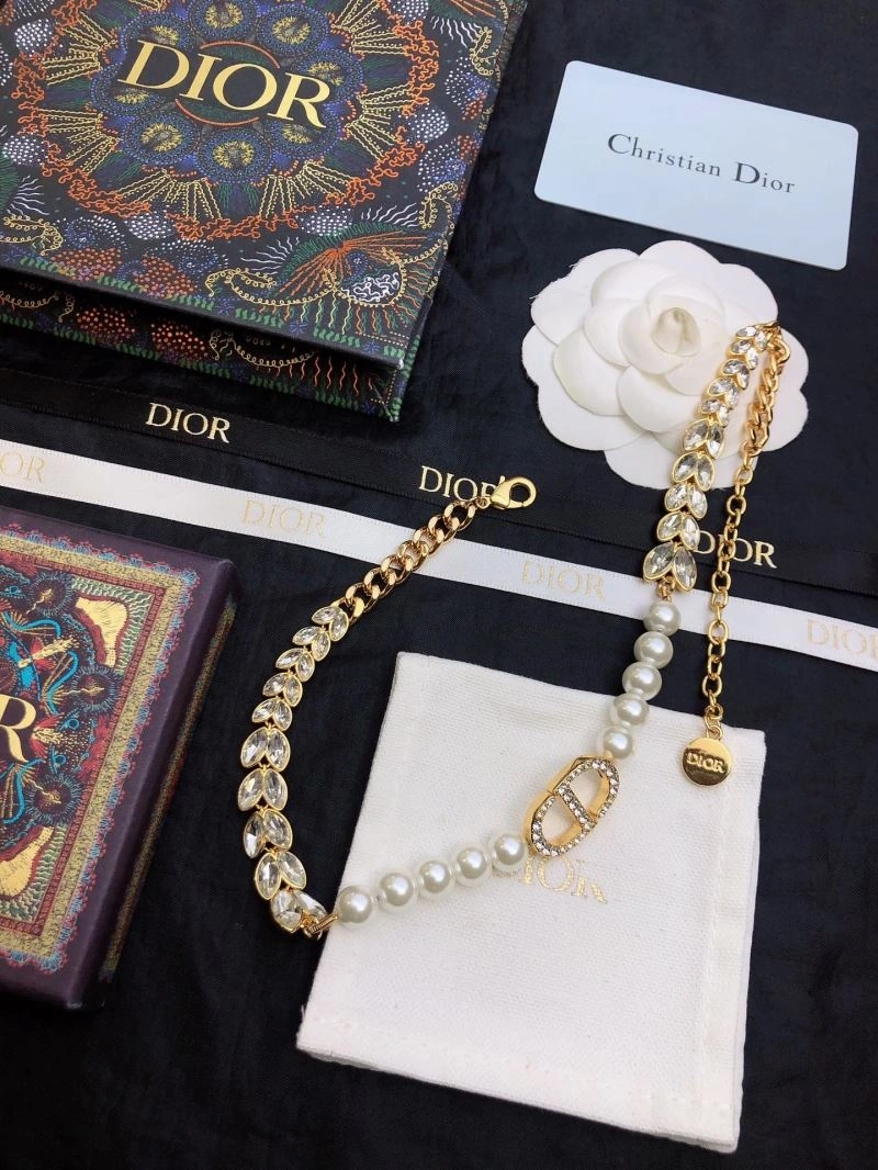 Top mirror Christian Dior Necklaces