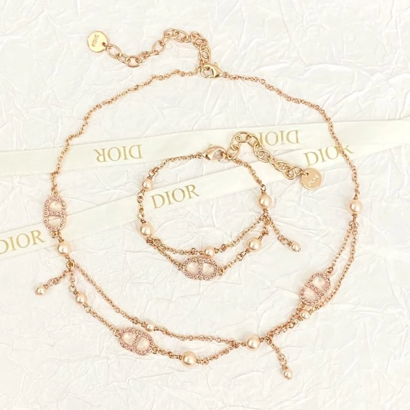 Official Christian Dior Necklaces