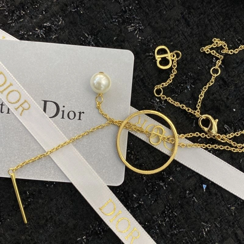 Economical Christian Dior Necklaces