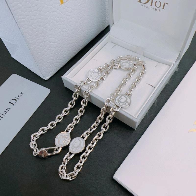 Economical Christian Dior Necklaces