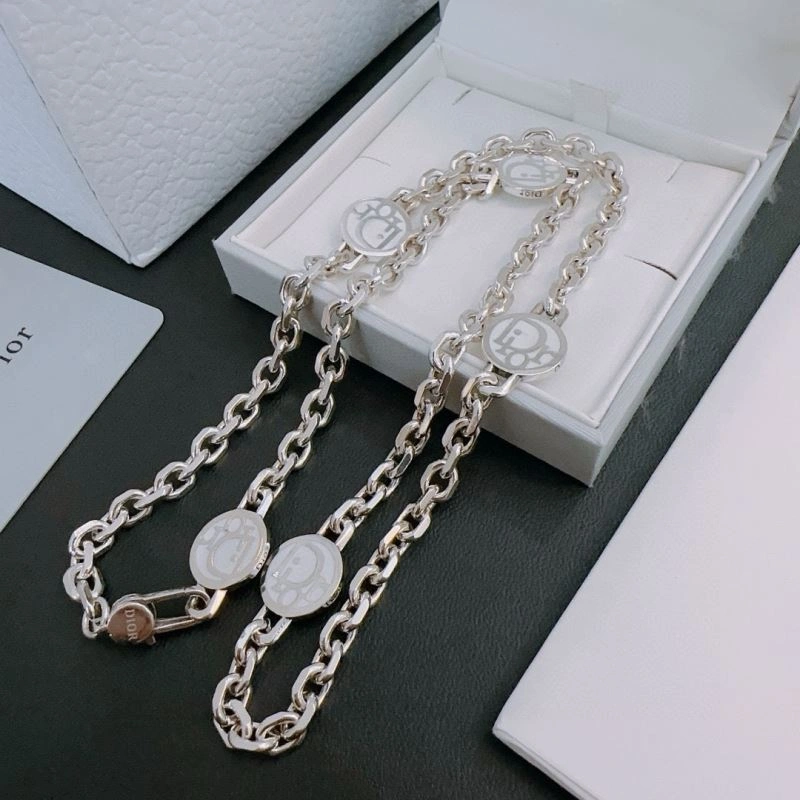 Economical Christian Dior Necklaces