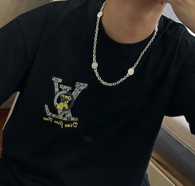 Economical Christian Dior Necklaces