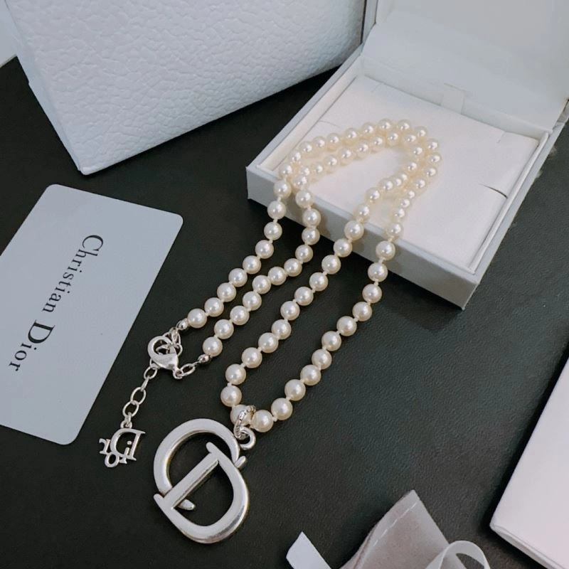 Bargain Christian Dior Necklaces