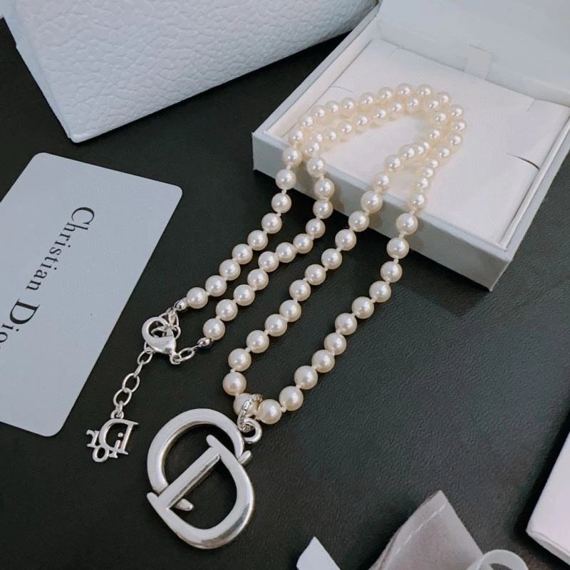 Bargain Christian Dior Necklaces