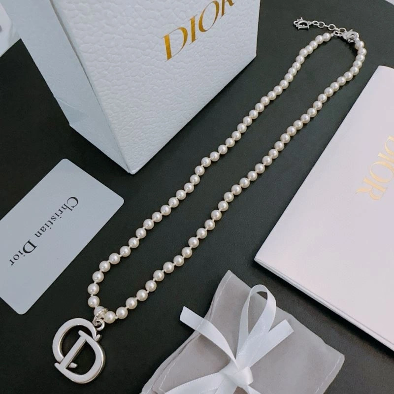 Bargain Christian Dior Necklaces