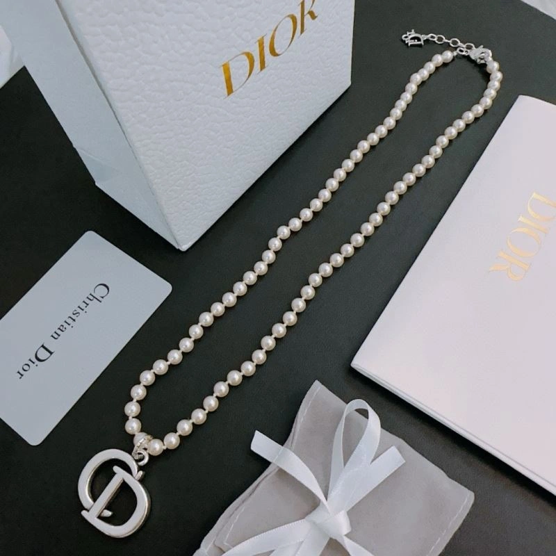Bargain Christian Dior Necklaces
