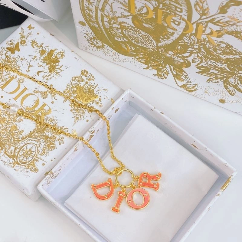 Top match Christian Dior Necklaces