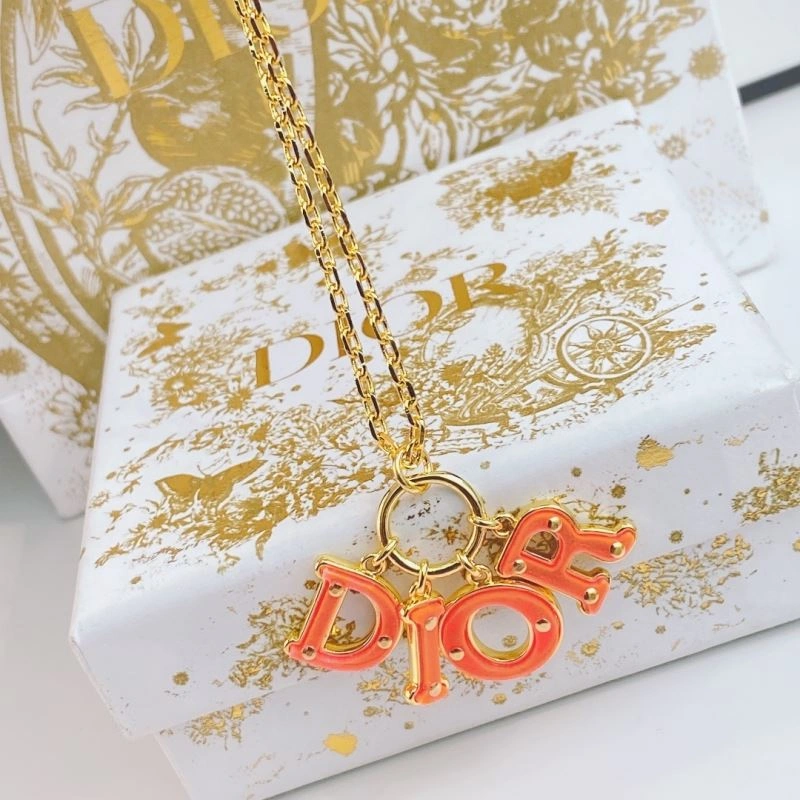 Top match Christian Dior Necklaces