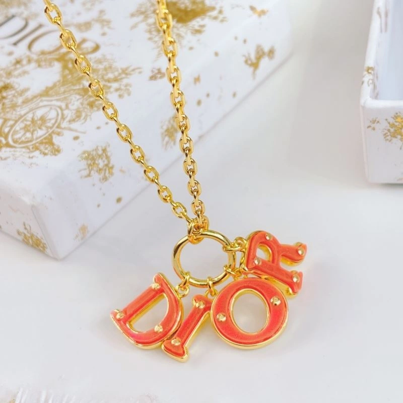 Top match Christian Dior Necklaces