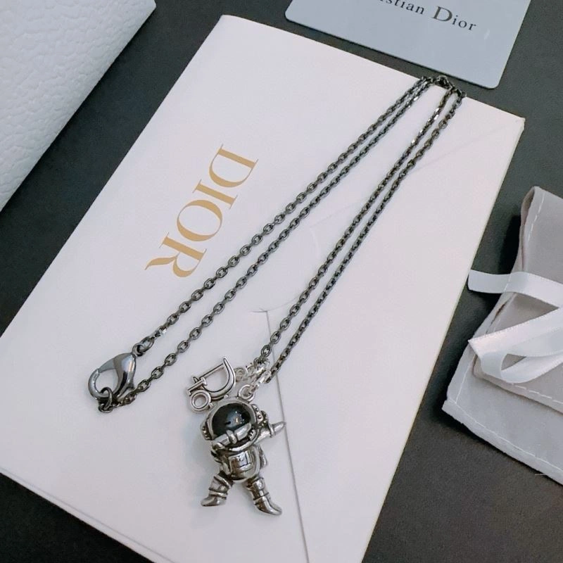 Discounted Christian Dior Necklaces
