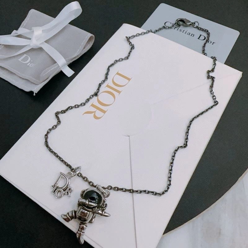 Discounted Christian Dior Necklaces