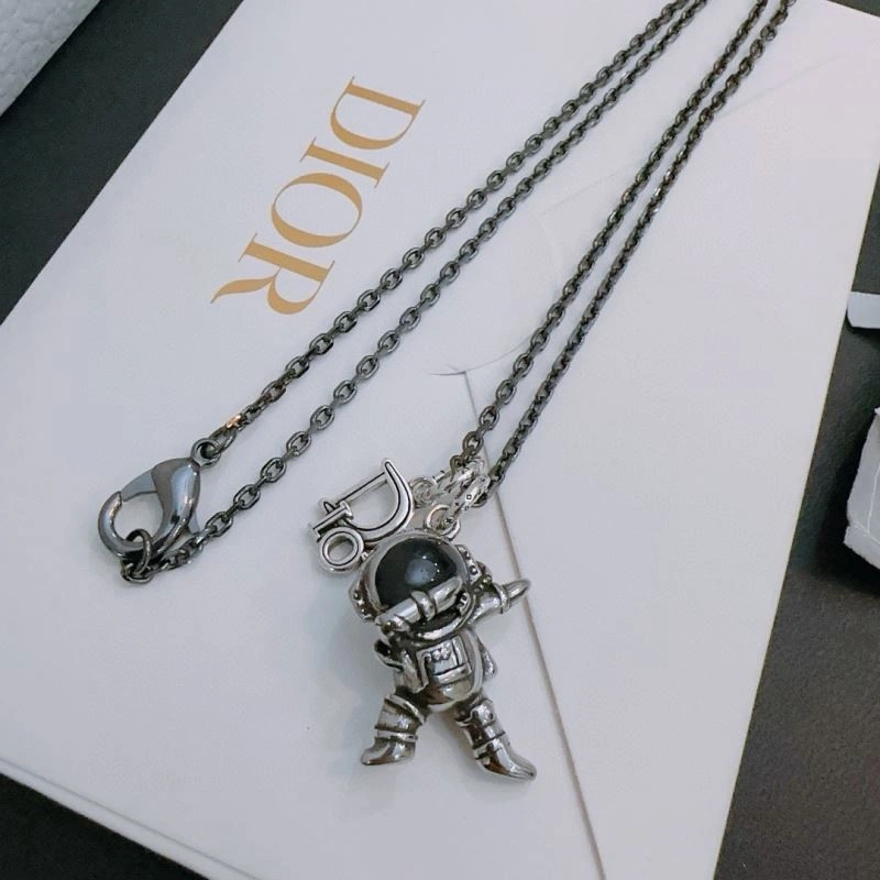 Discounted Christian Dior Necklaces