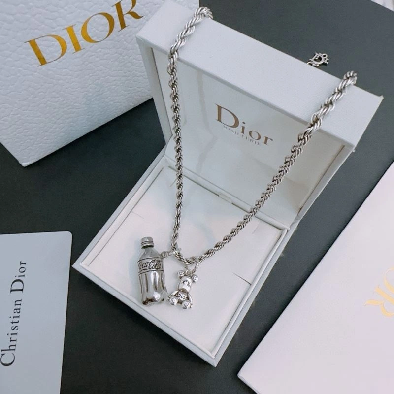 Bargain Christian Dior Necklaces