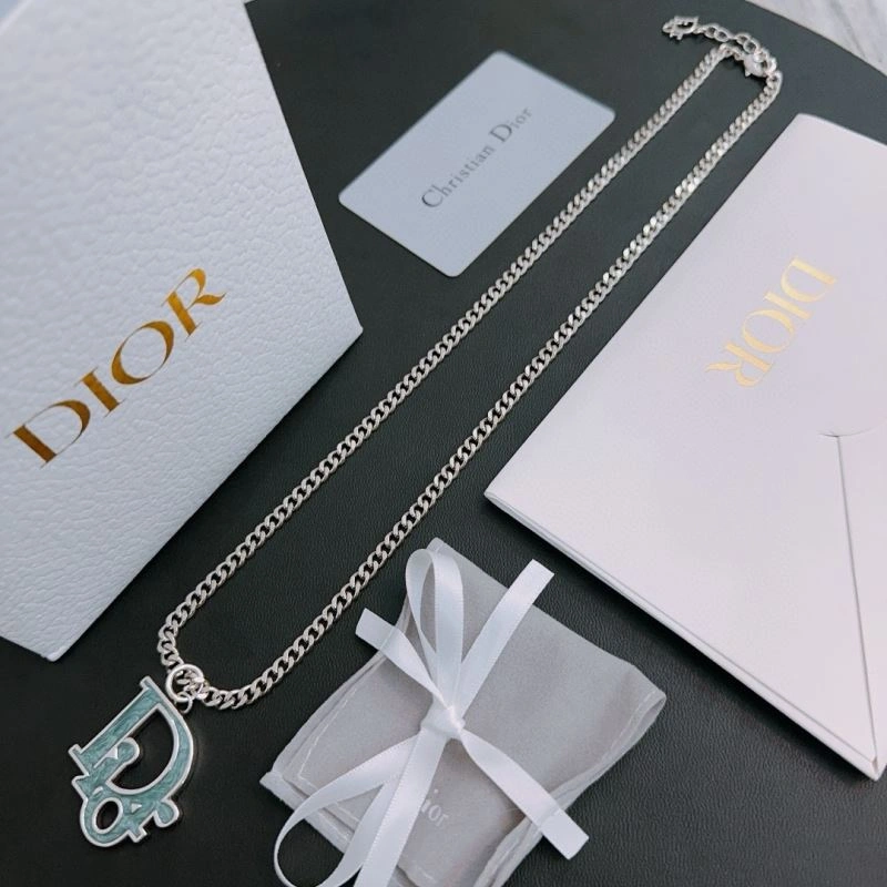 1:1 copy Christian Dior Necklaces