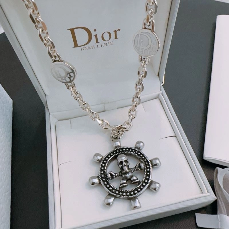Top mirror Christian Dior Necklaces