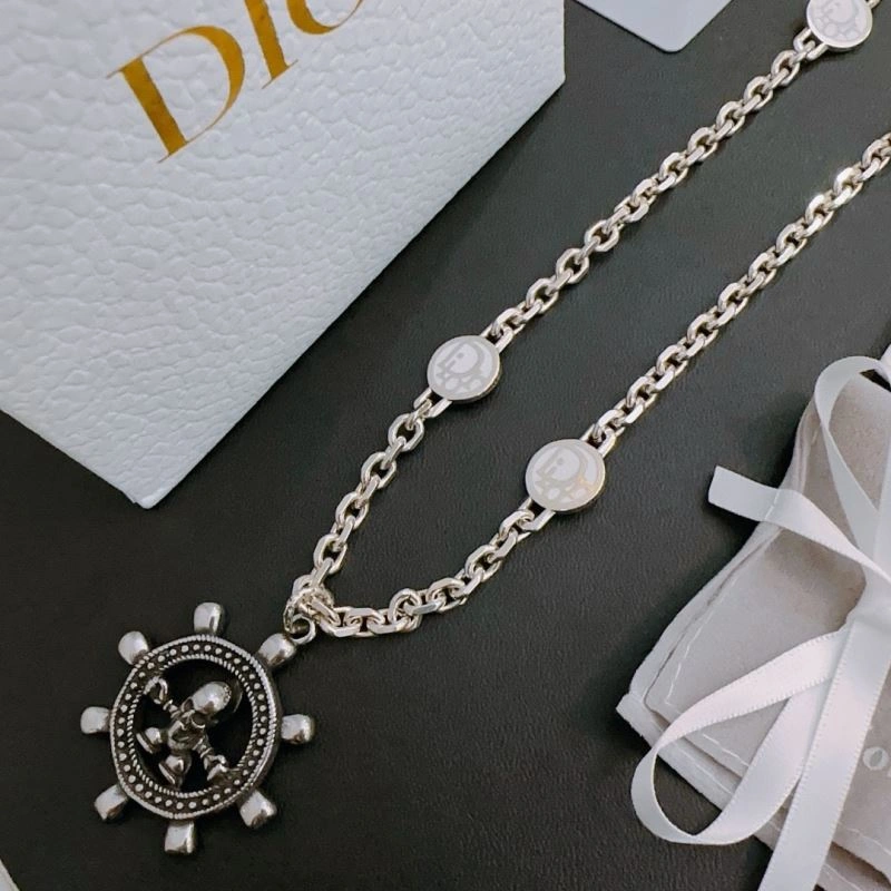 Top mirror Christian Dior Necklaces