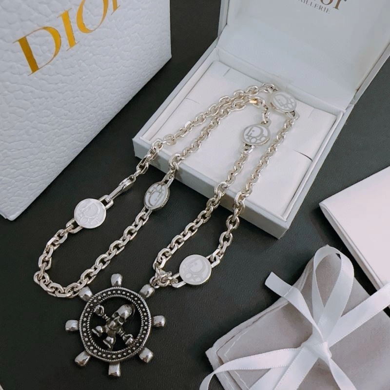 Top mirror Christian Dior Necklaces