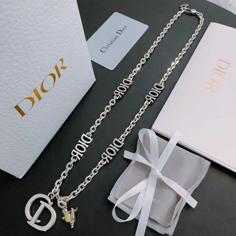 High fidelity Christian Dior Necklaces