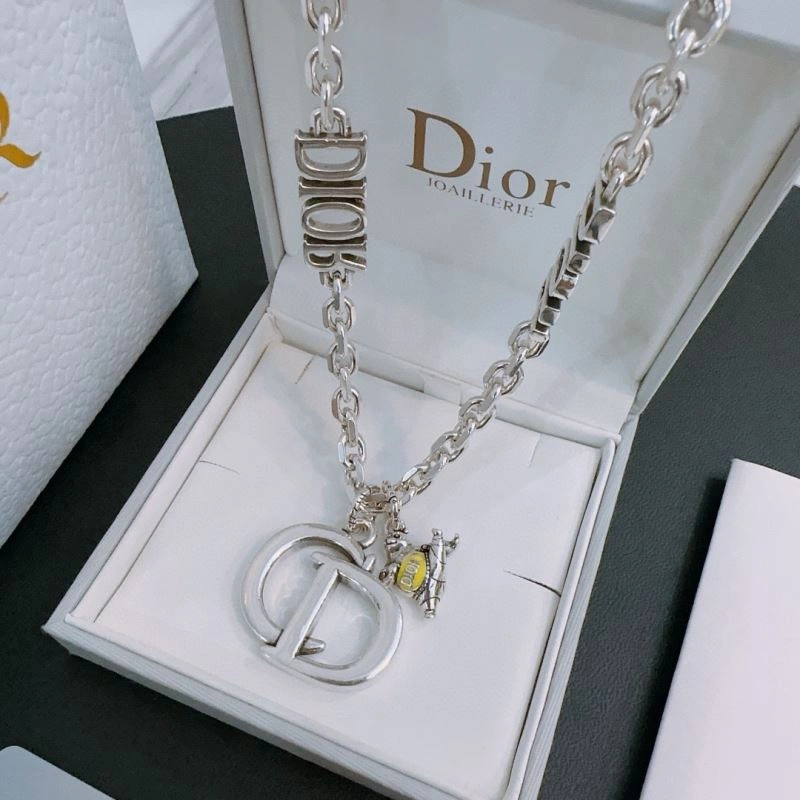 High fidelity Christian Dior Necklaces