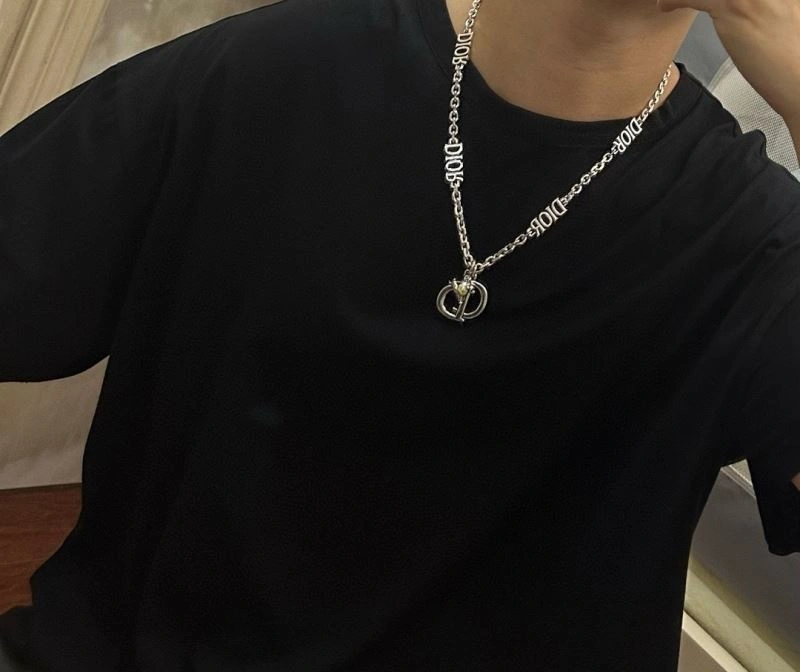 High fidelity Christian Dior Necklaces