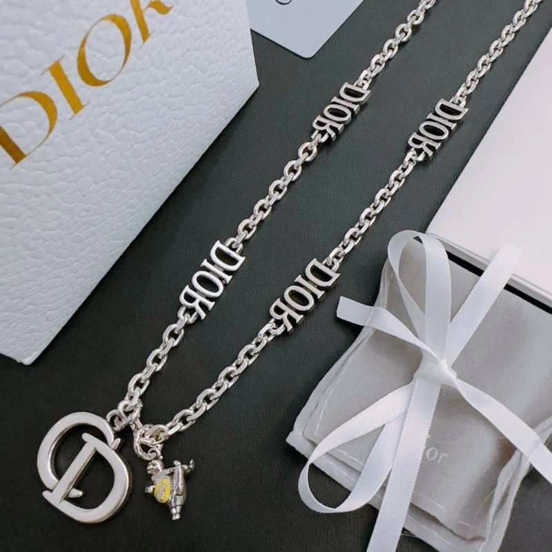 High fidelity Christian Dior Necklaces