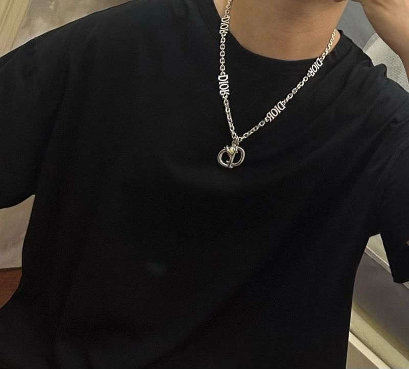 High fidelity Christian Dior Necklaces