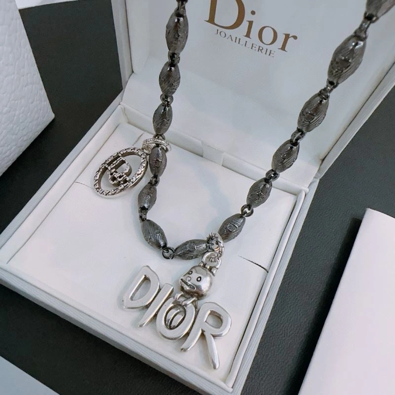 Economical Christian Dior Necklaces