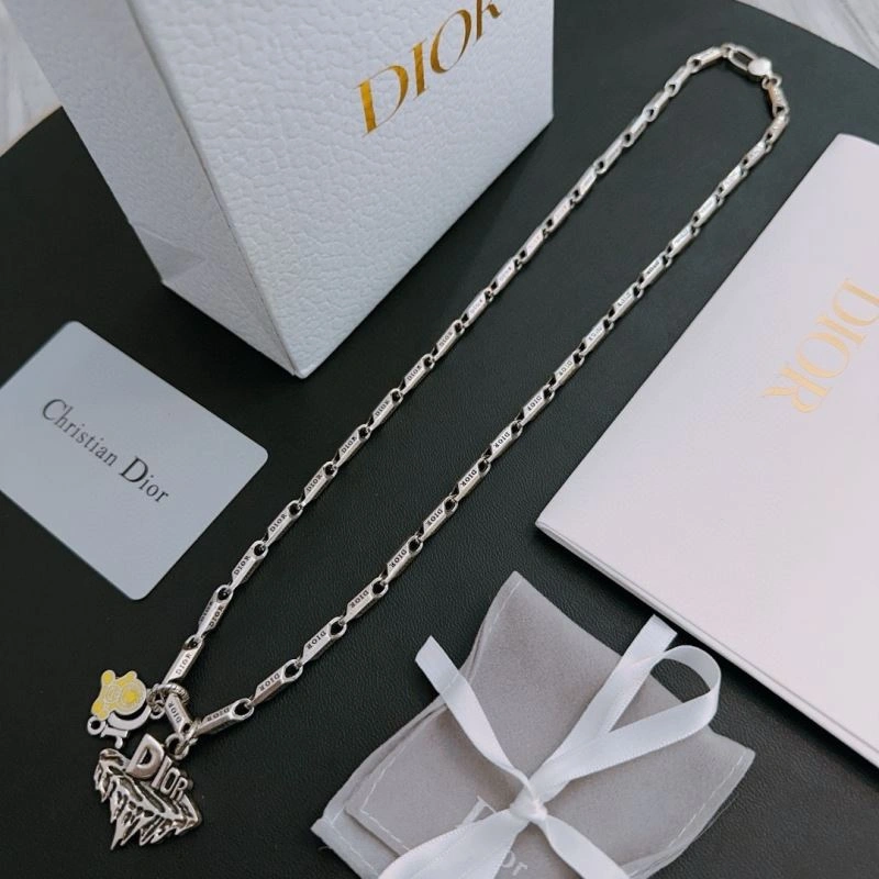 Economical Christian Dior Necklaces