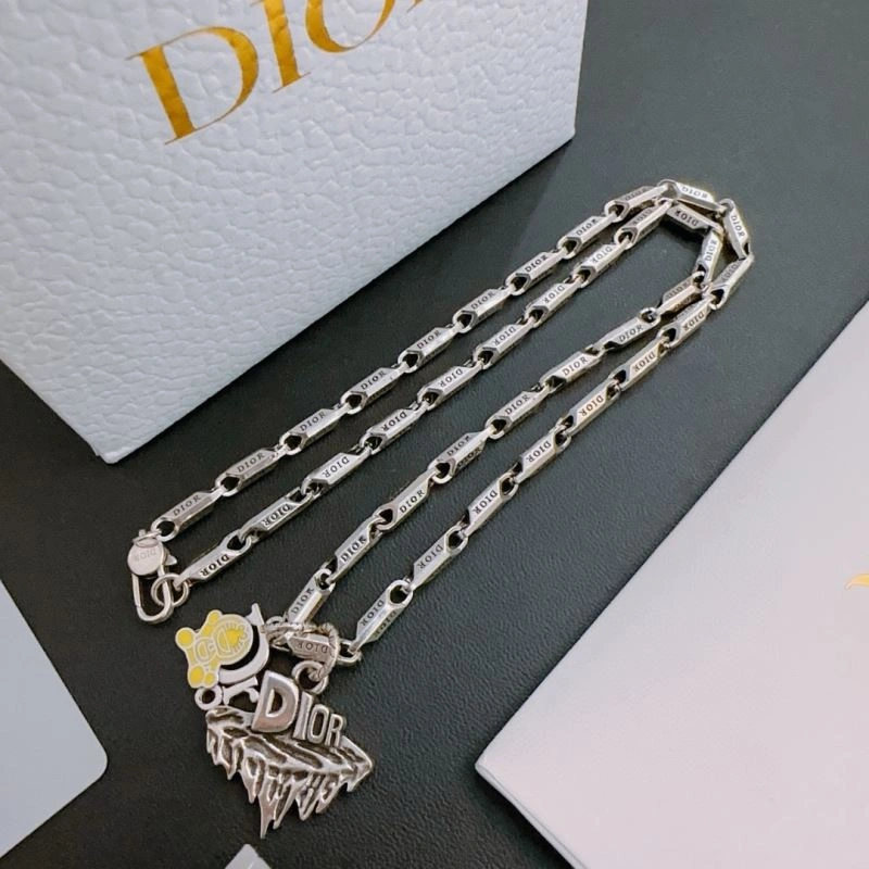 Economical Christian Dior Necklaces