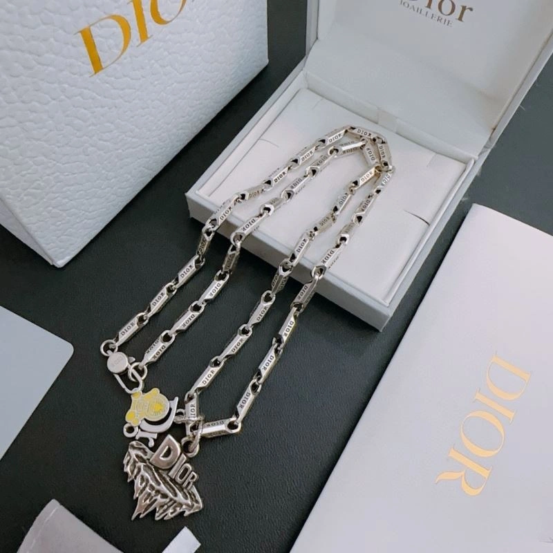 Economical Christian Dior Necklaces