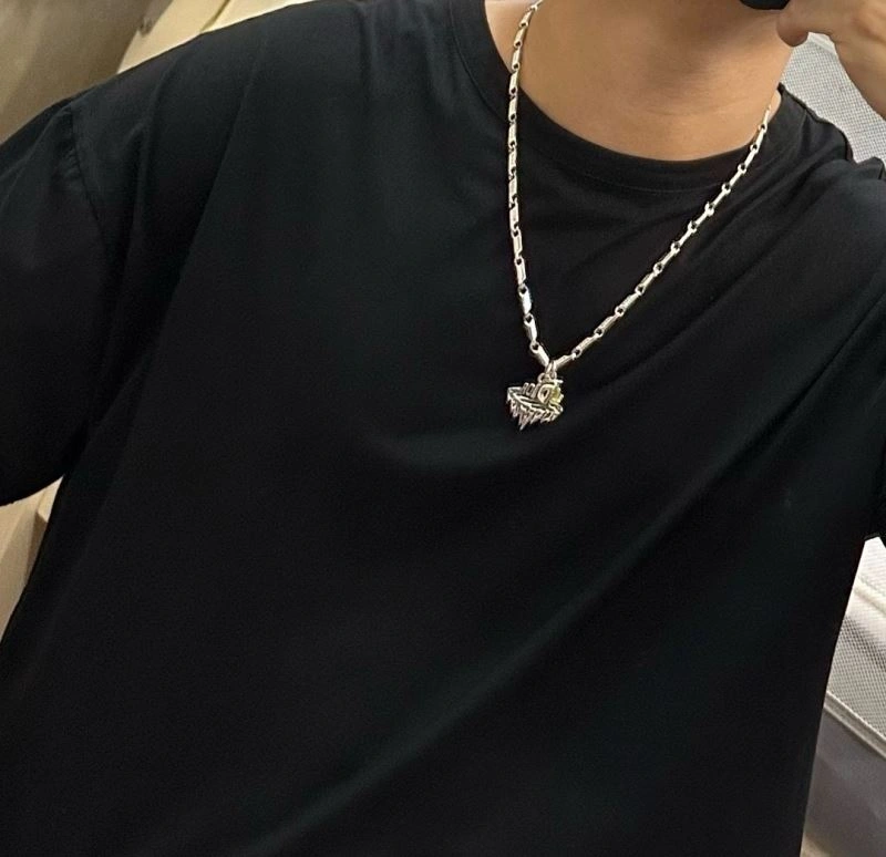 Economical Christian Dior Necklaces