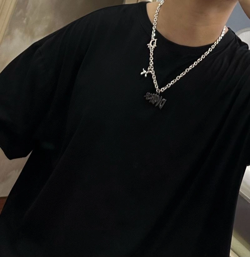 Indistinguishable Christian Dior Necklaces