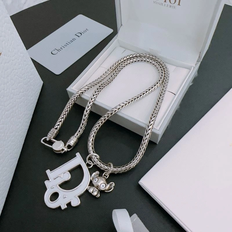 Factory-made Christian Dior Necklaces