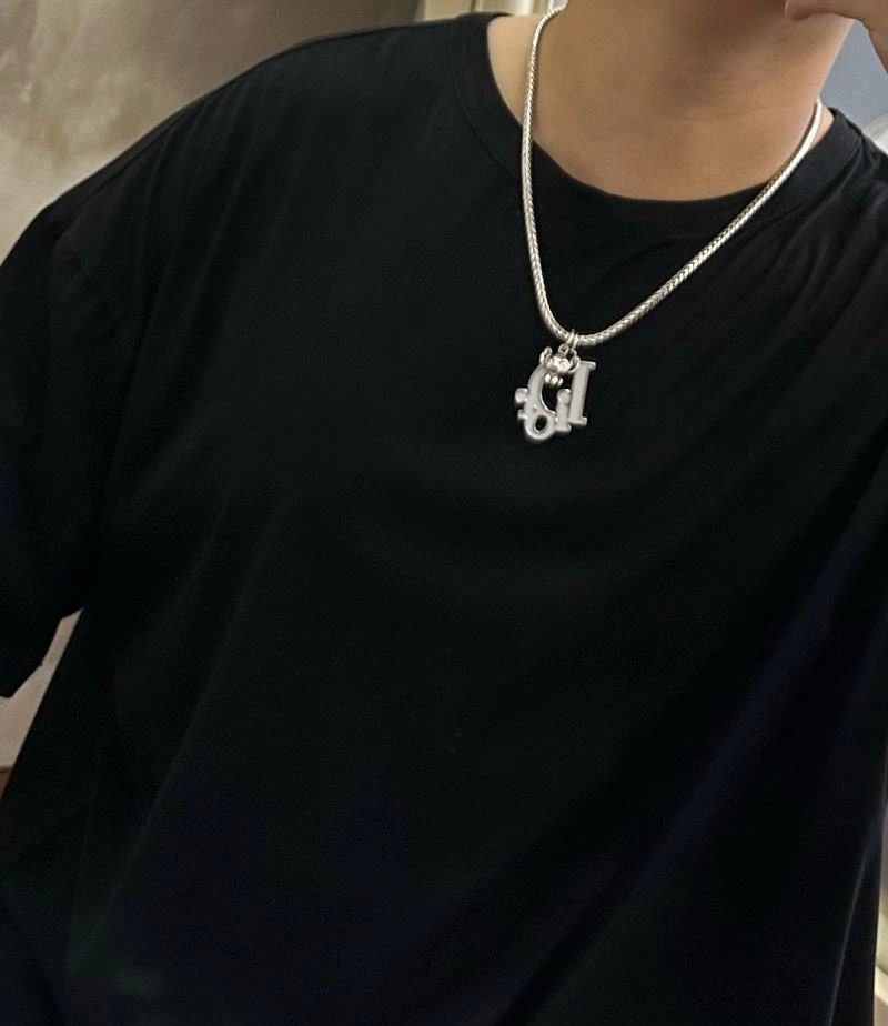 Factory-made Christian Dior Necklaces
