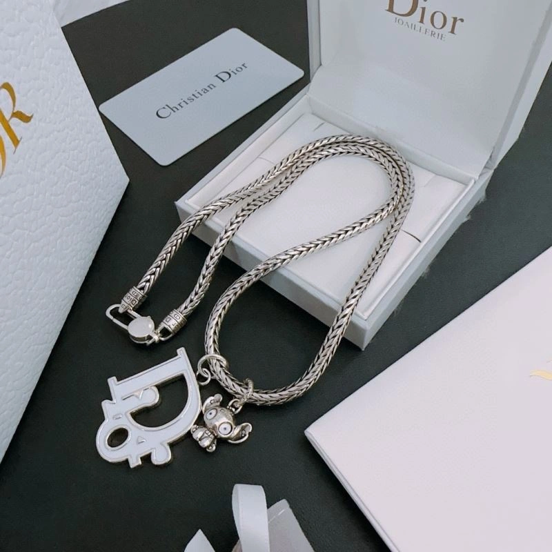 Factory-made Christian Dior Necklaces