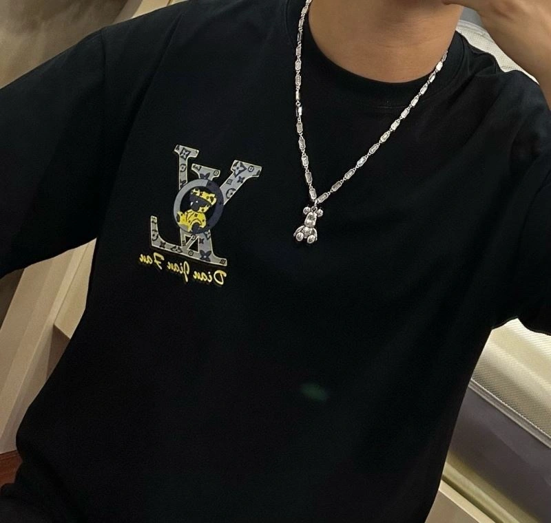 Top mirror Christian Dior Necklaces