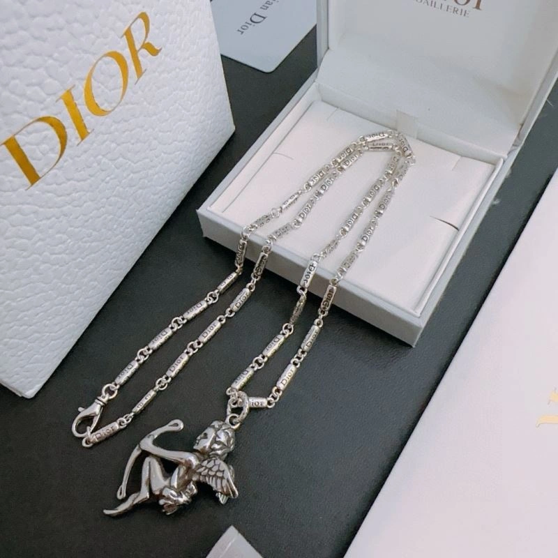 Official Christian Dior Necklaces