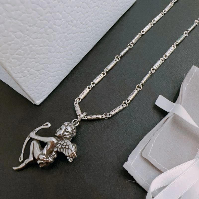 Official Christian Dior Necklaces