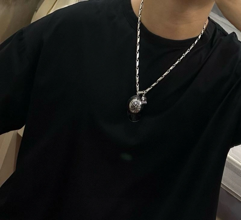 Top match Christian Dior Necklaces