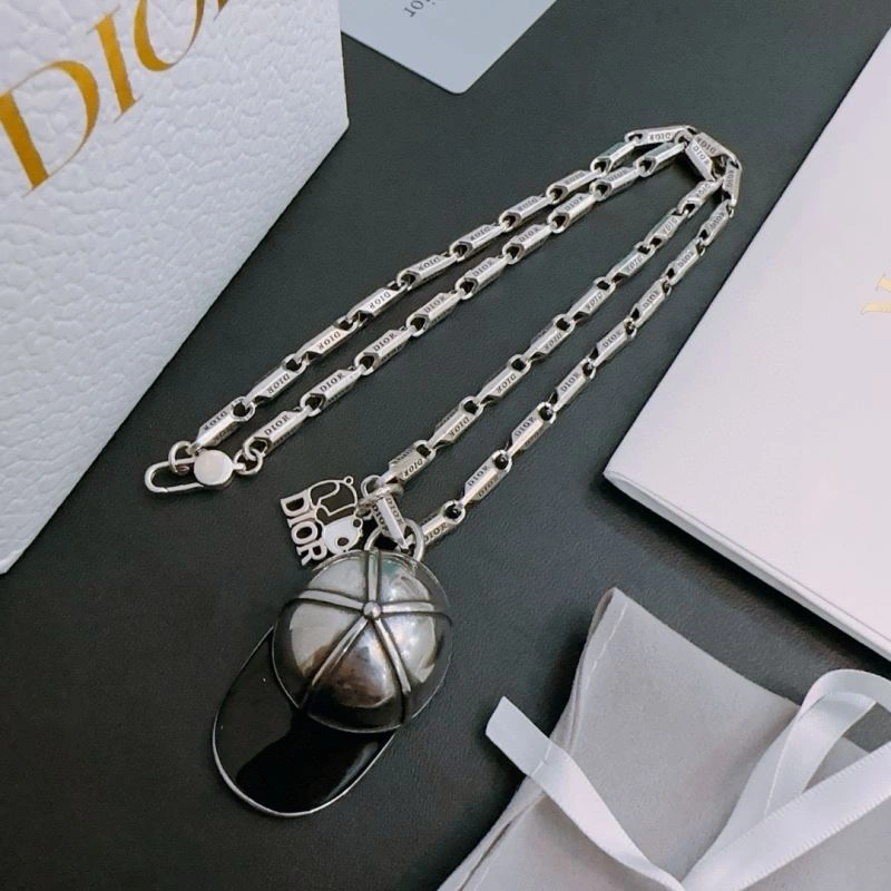 Top match Christian Dior Necklaces
