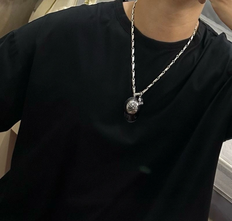 Top match Christian Dior Necklaces
