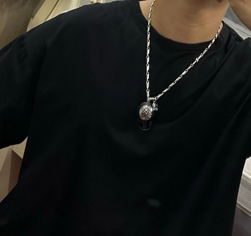 Top match Christian Dior Necklaces