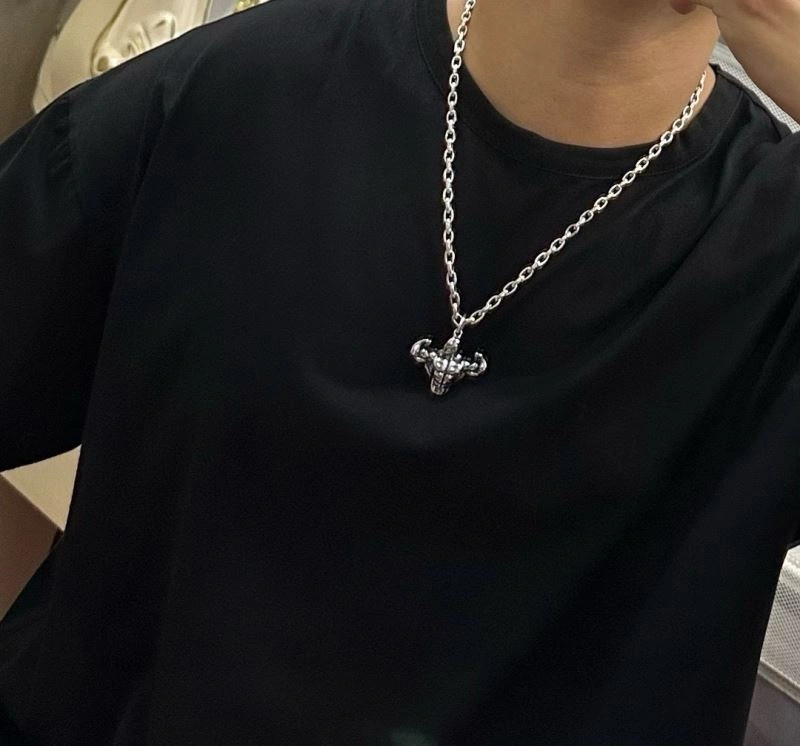 Official Christian Dior Necklaces