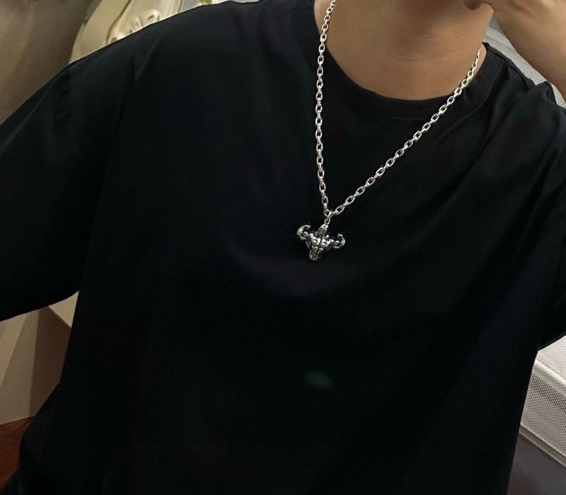 Official Christian Dior Necklaces