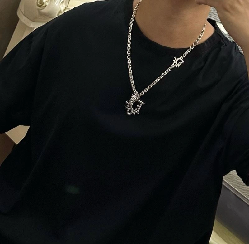 Economical Christian Dior Necklaces