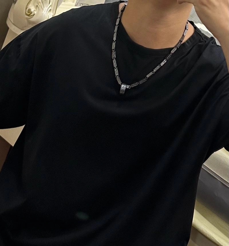 Inexpensive Christian Dior Necklaces