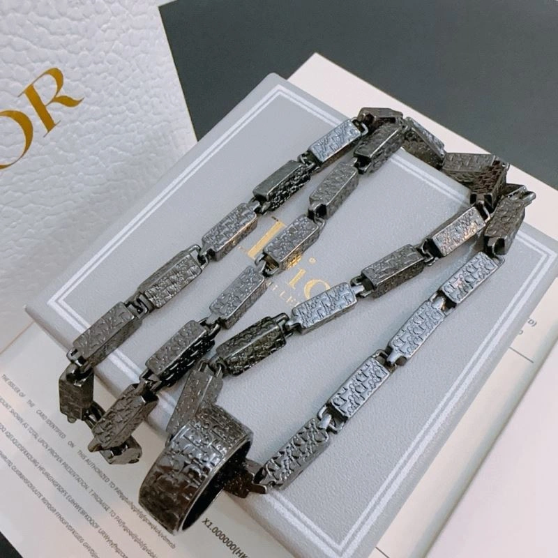 Inexpensive Christian Dior Necklaces