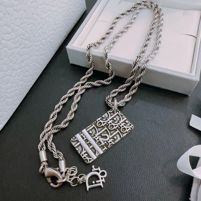 Bargain Christian Dior Necklaces