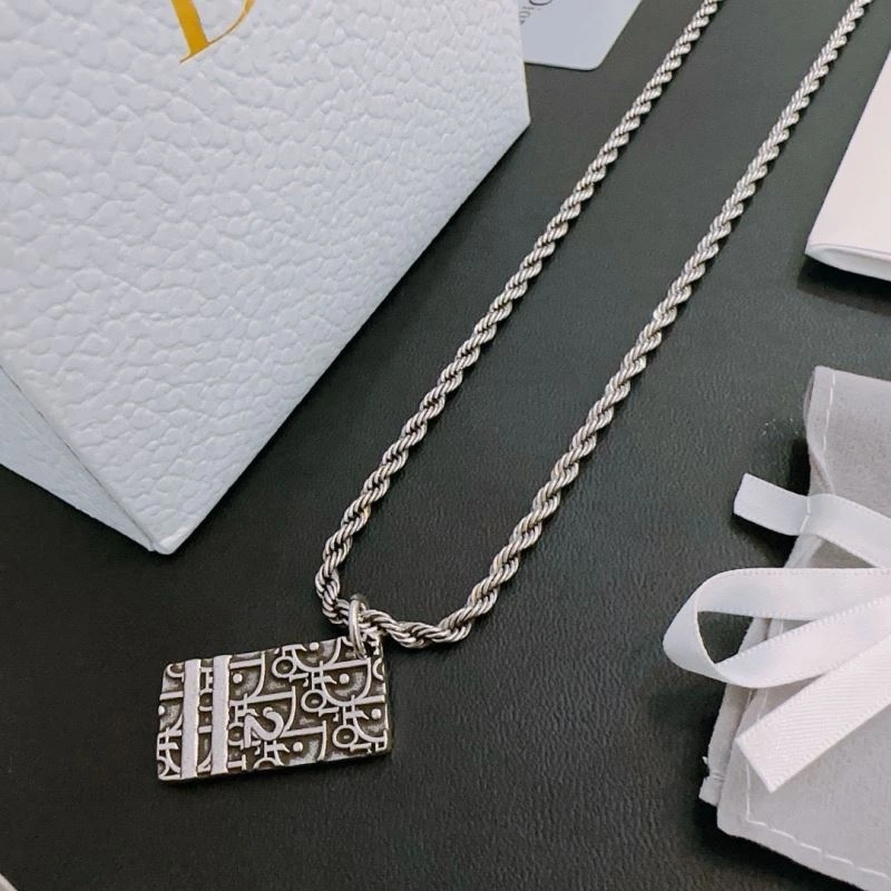 Bargain Christian Dior Necklaces